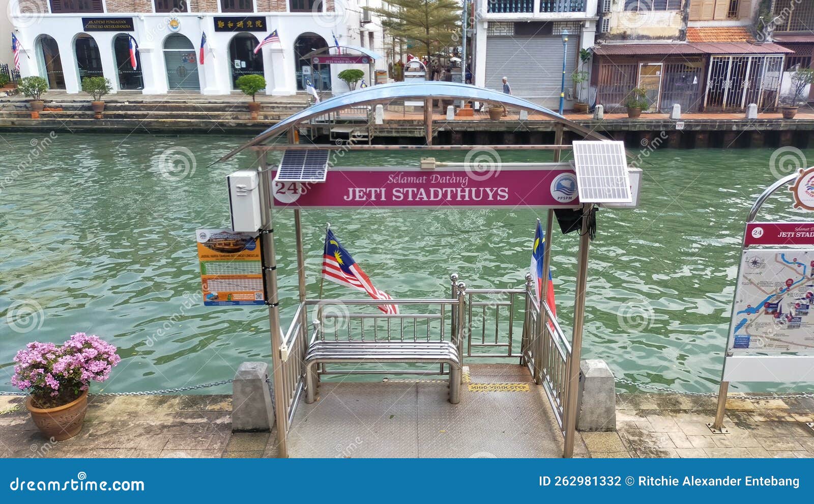 Malacca Stadthuys Jetty editorial photography. Image of transport ...