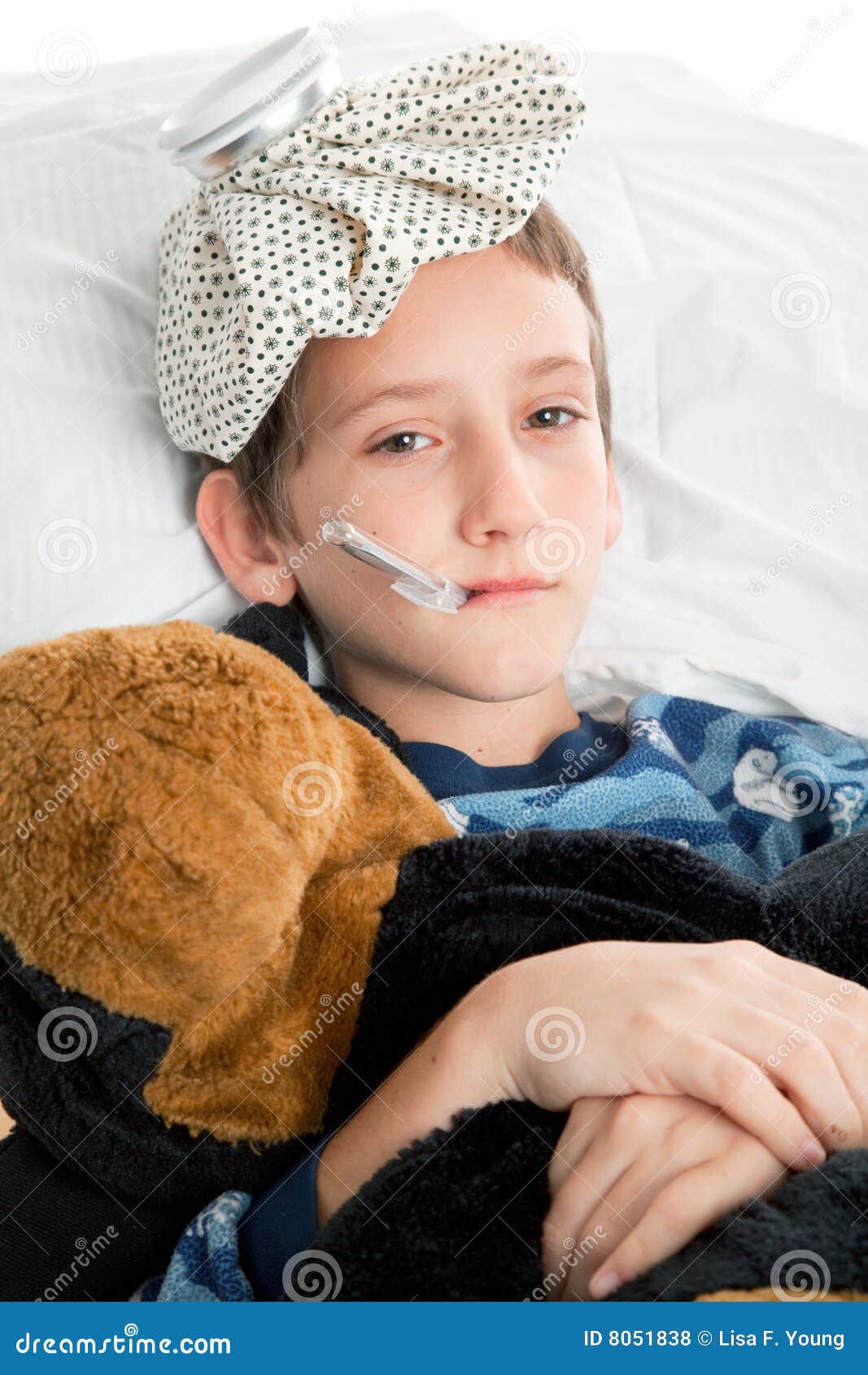 Malade d'enfant photo stock. Image du reste, oreiller - 8051838