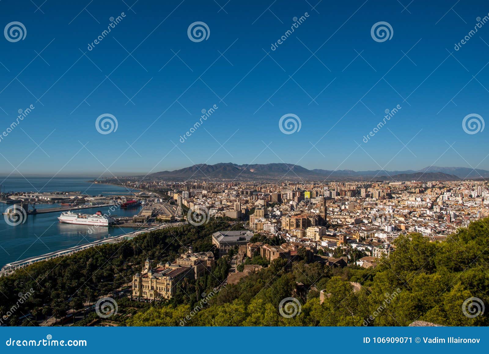 Malaga port panoramic view editorial photo. Image of travel - 106909071