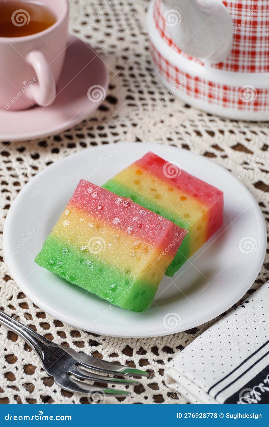 Malay Sweet Dessert Kuih Ubi Lapis Stock Photo - Image of kuih, merah ...
