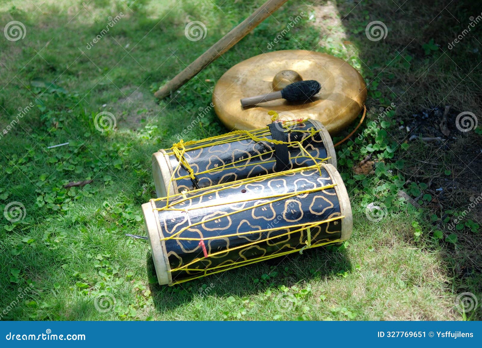 Traditional Musical Instrument Karimba With Gecko Lizard Motif. Close ...