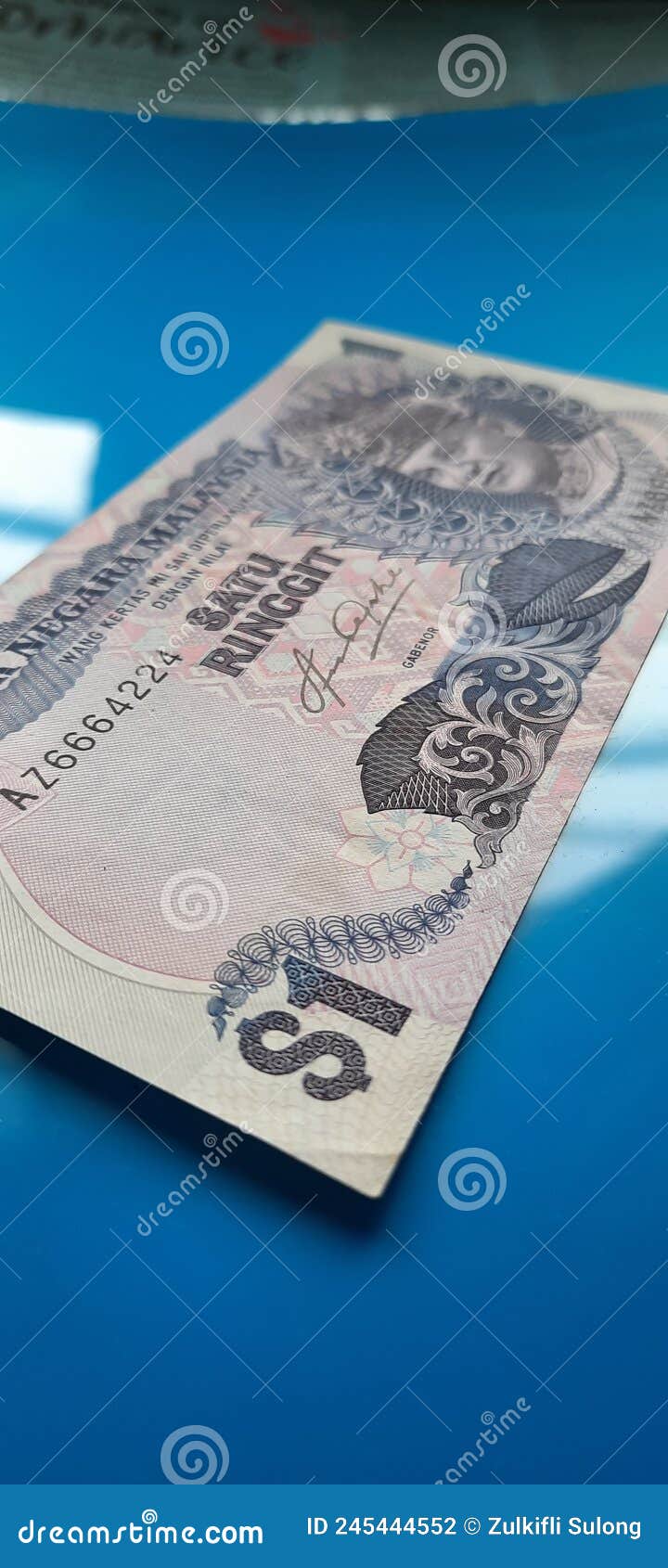 Malaysia Banknote One Ringgit. Malaysian Currency One Ringgit Blue ...