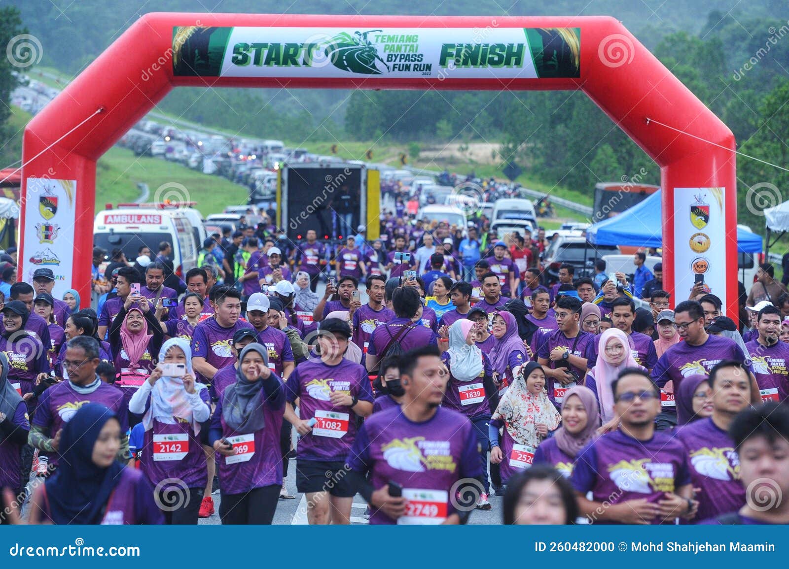 People and outdoor editorial image. Image of education - 260482000