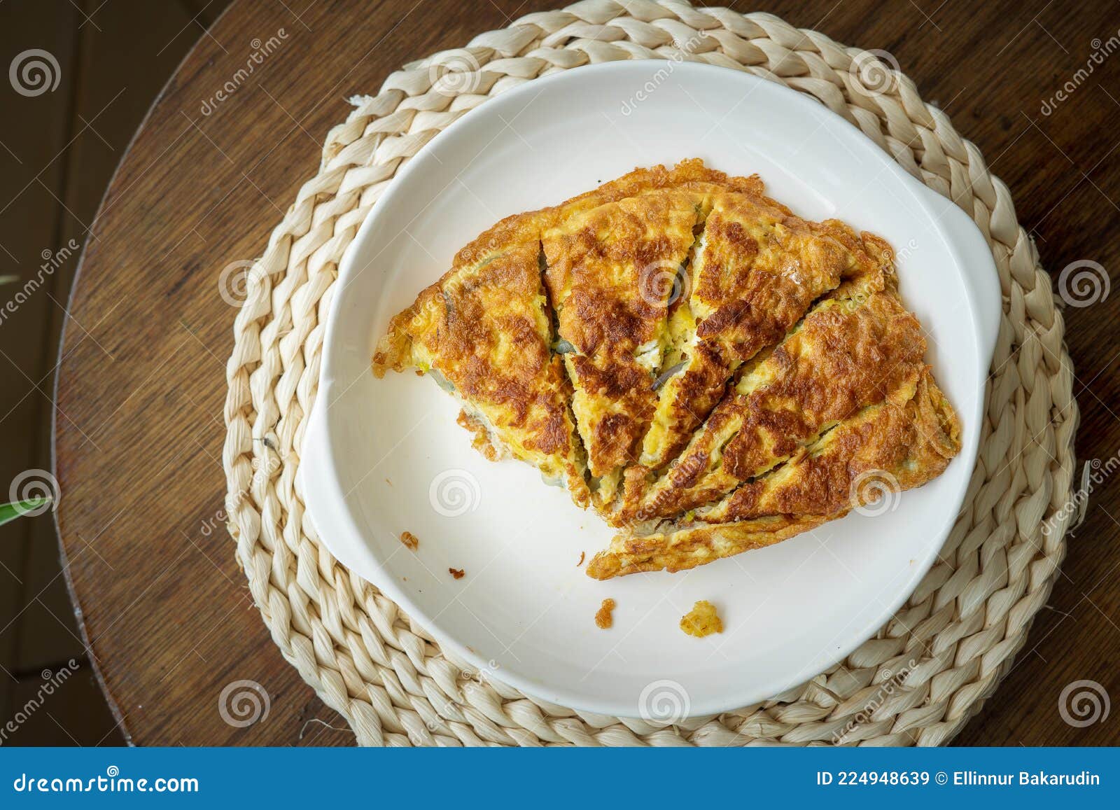 Telur Dadar Gulung Or Tamagoyaki Or Japaneses Egg Roll. Gyeran Mari Or ...