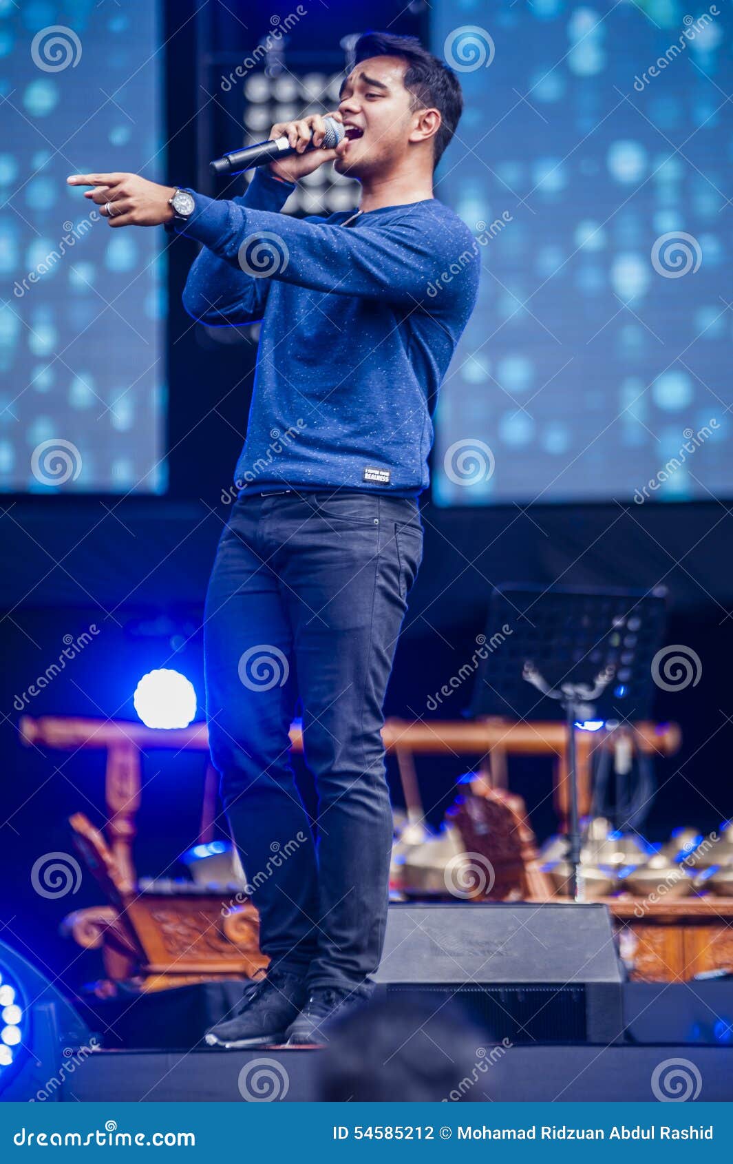 Malaysian Singer editorial photography. Image of alif - 54585212