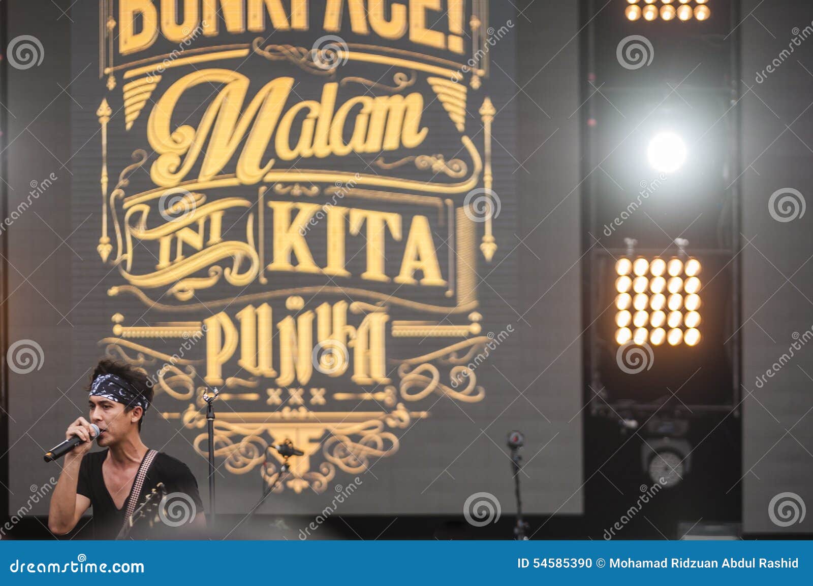 Malaysian Singer editorial image. Image of bunk, people - 54585390