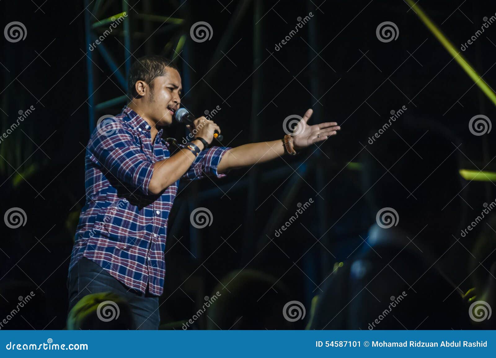 Malaysian Singer editorial photo. Image of sounds, akademi - 54587101