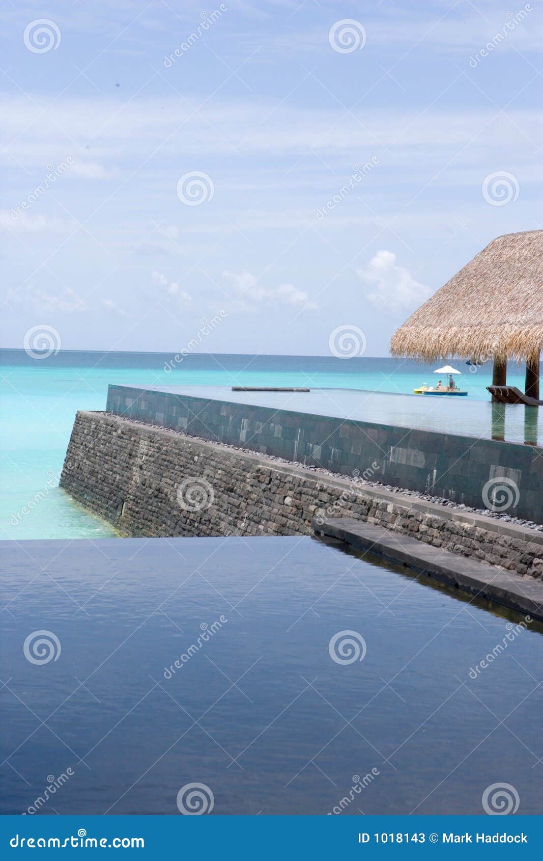 Maldives Infinity Pool stock image. Image of intinity - 1018143