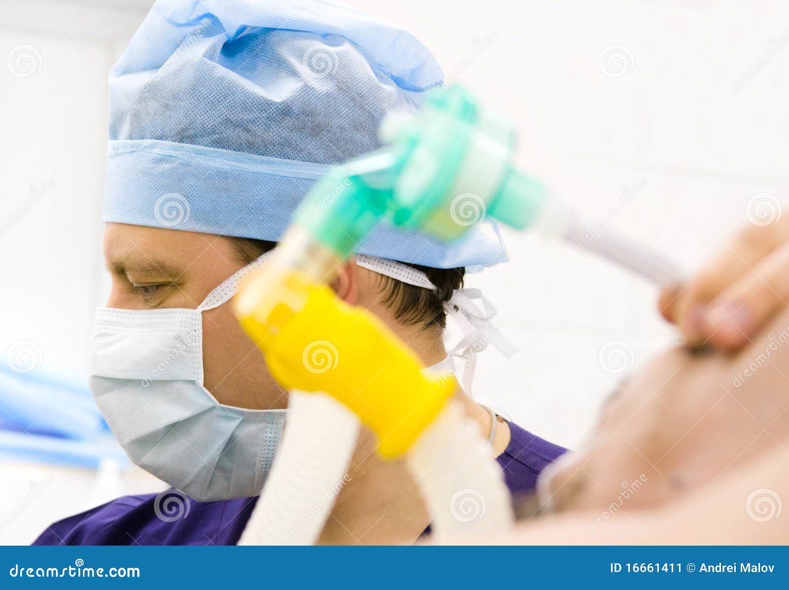 Male Anesthesiologist with Patient Stock Image - Image of care, clinic ...