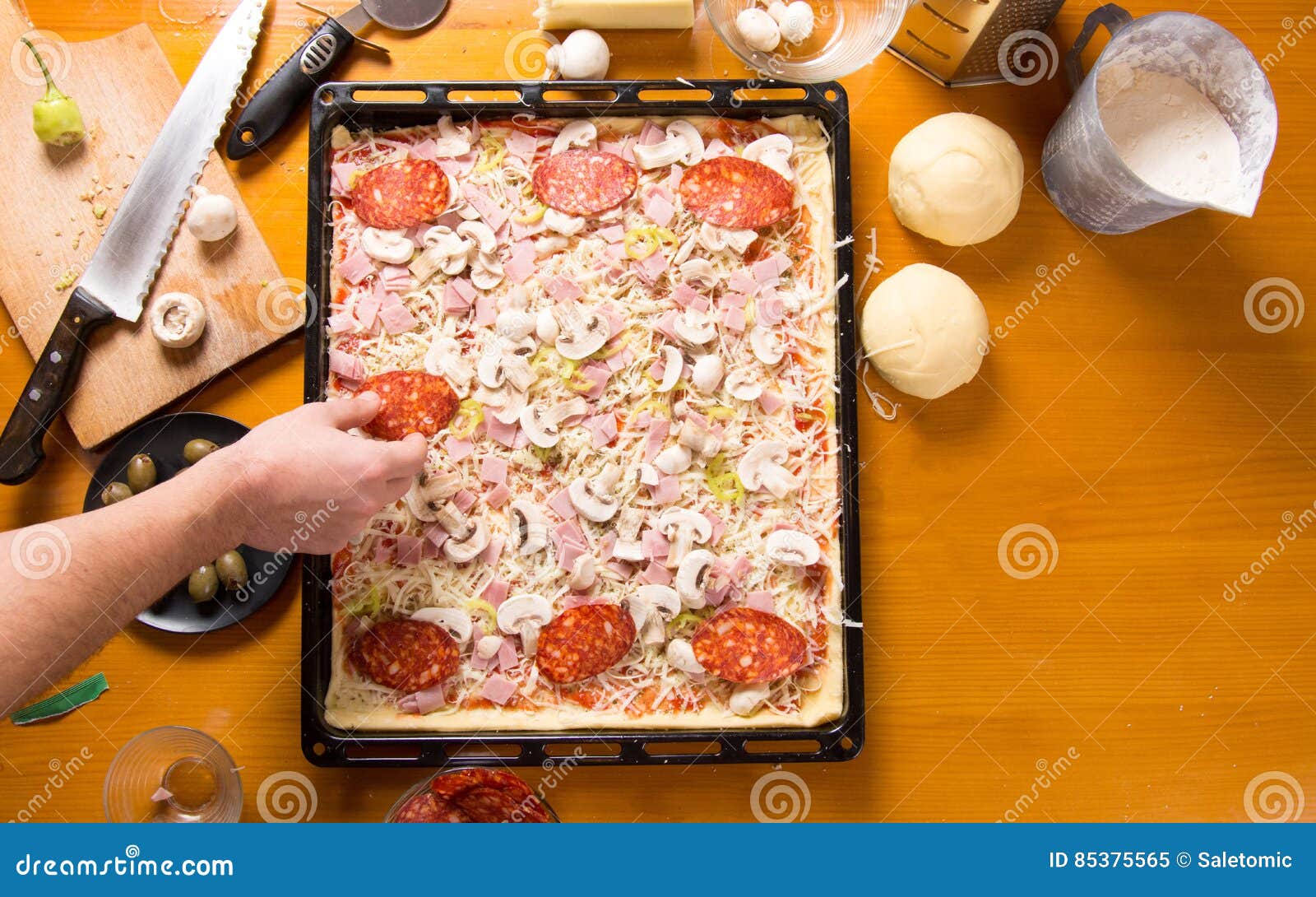 Chef Adding Ingredients Stock Photos - Download 518 Royalty Free Photos