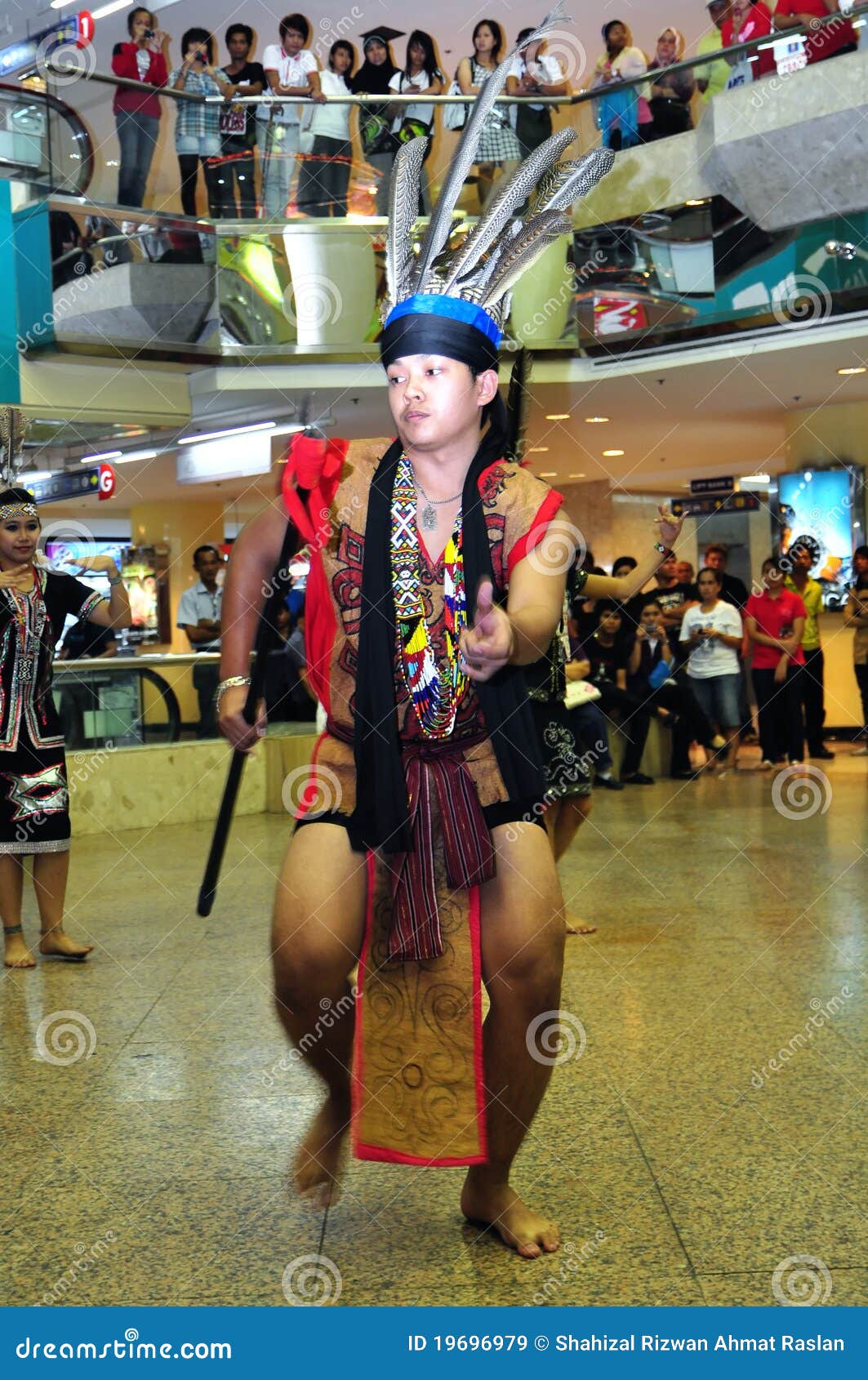 Male Dancer In Murut Warrior Costume Editorial Stock Image - Image ...