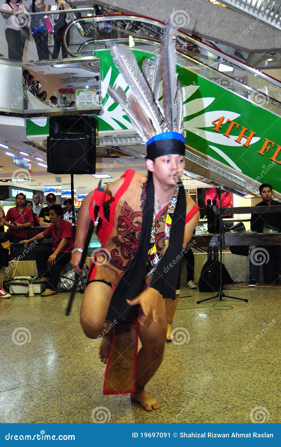 Male Dancer in Murut Warrior Costume Editorial Photo - Image of ...