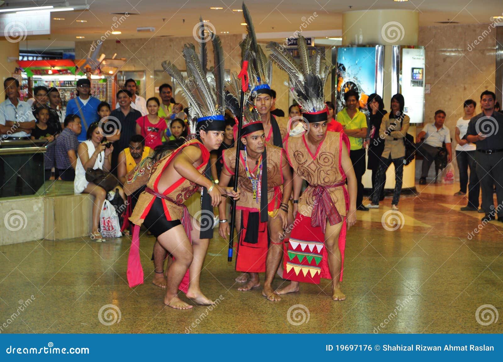 Male Dancers in Murut Warrior Costume Editorial Photo - Image of ...