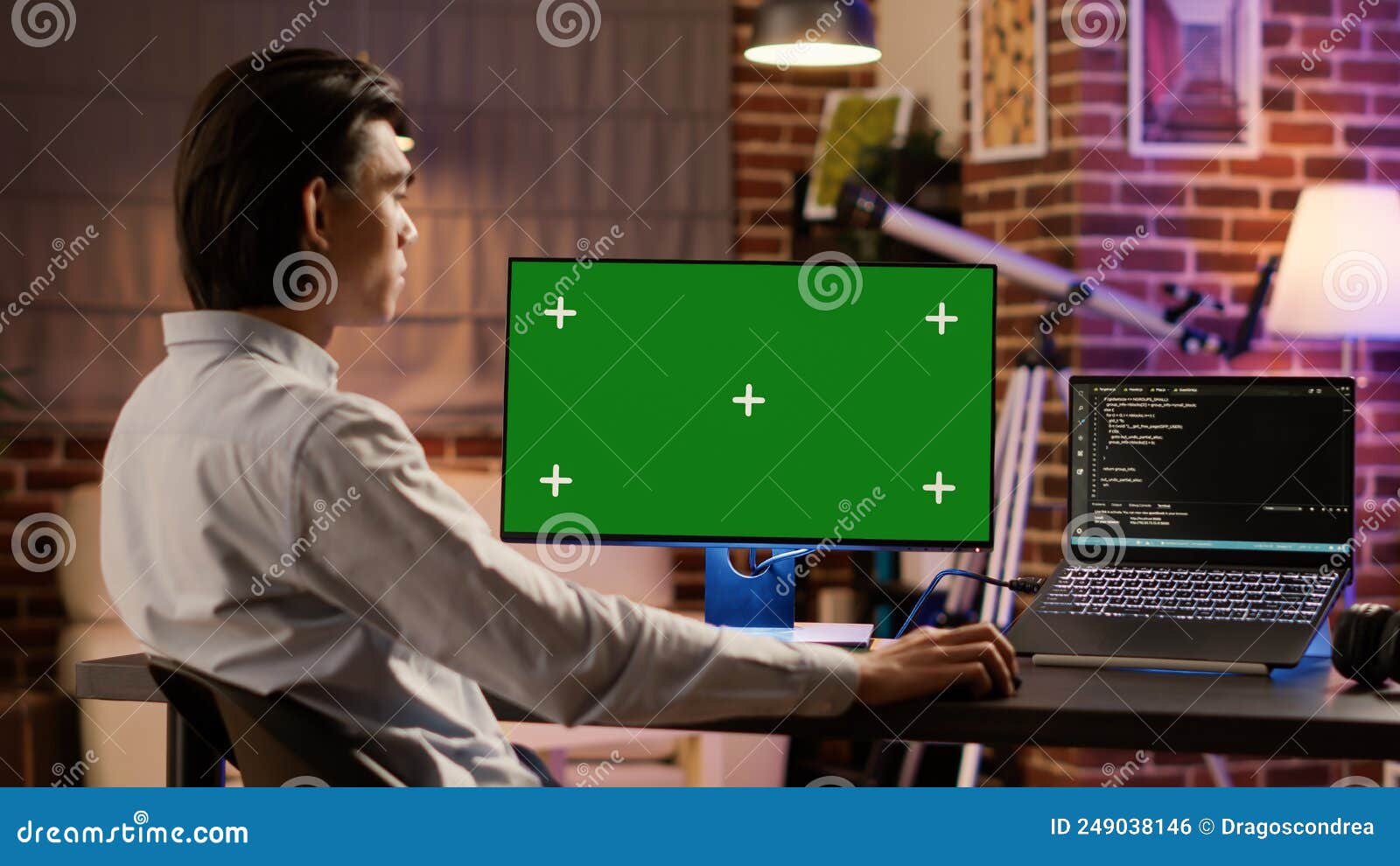 Greenscreen Pad Entrepreneur Hands Holding Close Up. Woman Reading ...