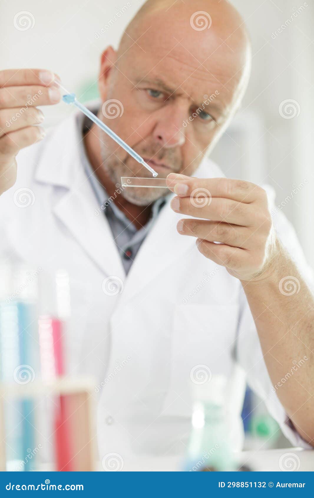 Male Lab Technician Concentrating Doing Medical Research Stock Photo ...