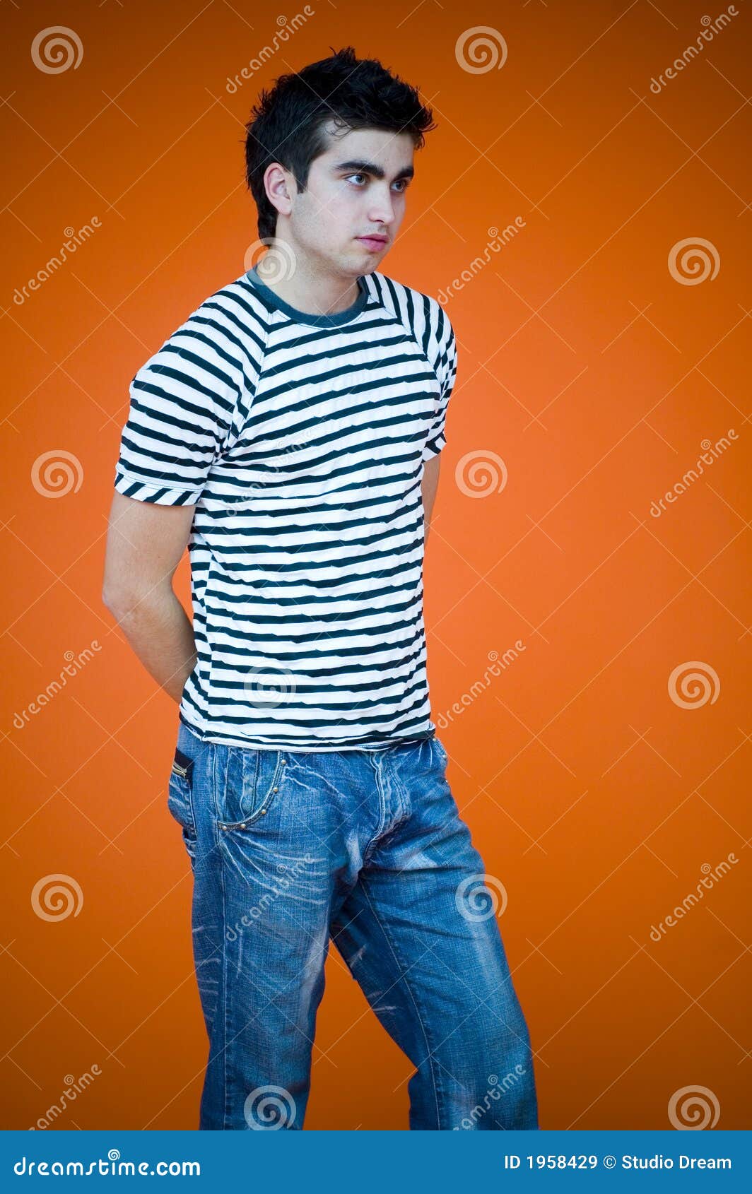 Male model orange fotografering för bildbyråer. Bild av manlig - 1958429