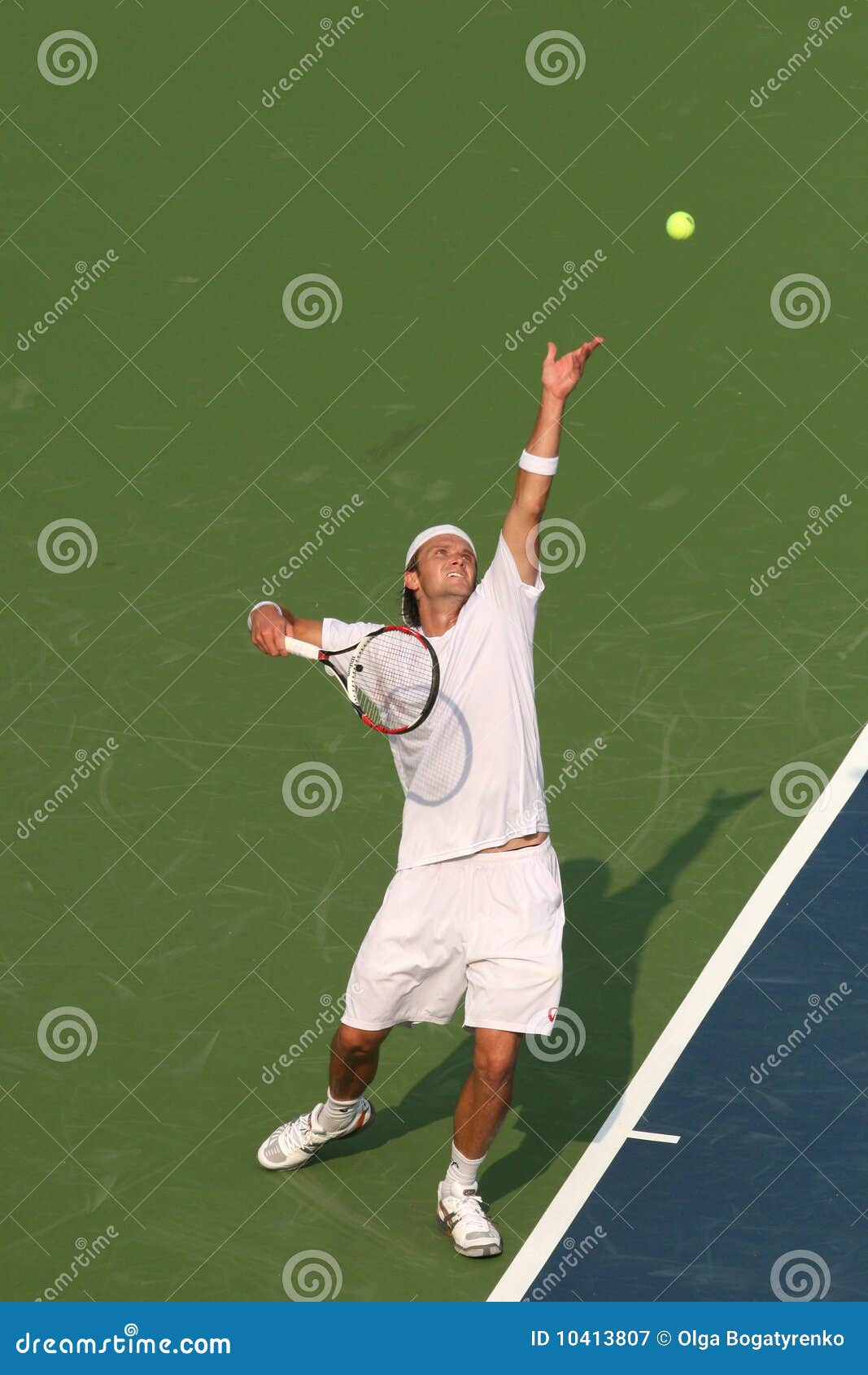 Male Professional Tennis Player Serve Editorial Photography - Image of ...