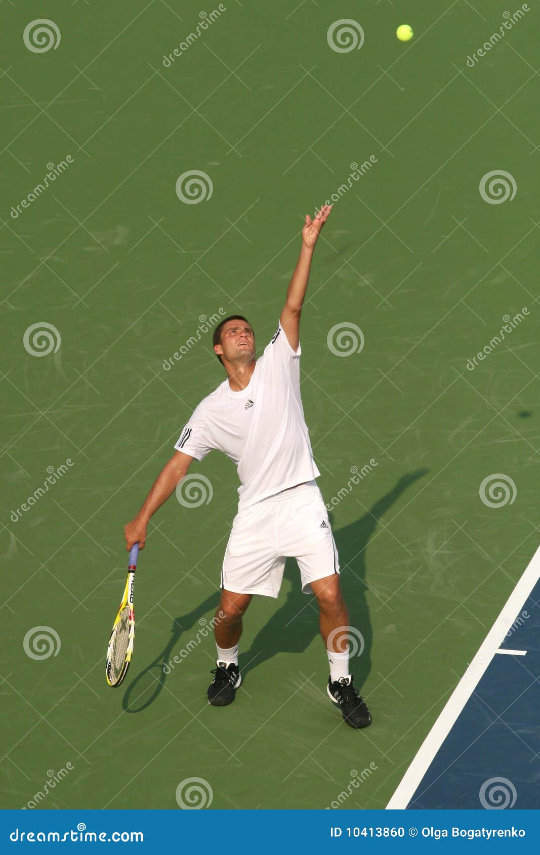 Male Professional Tennis Player Serve Editorial Image - Image of jump ...
