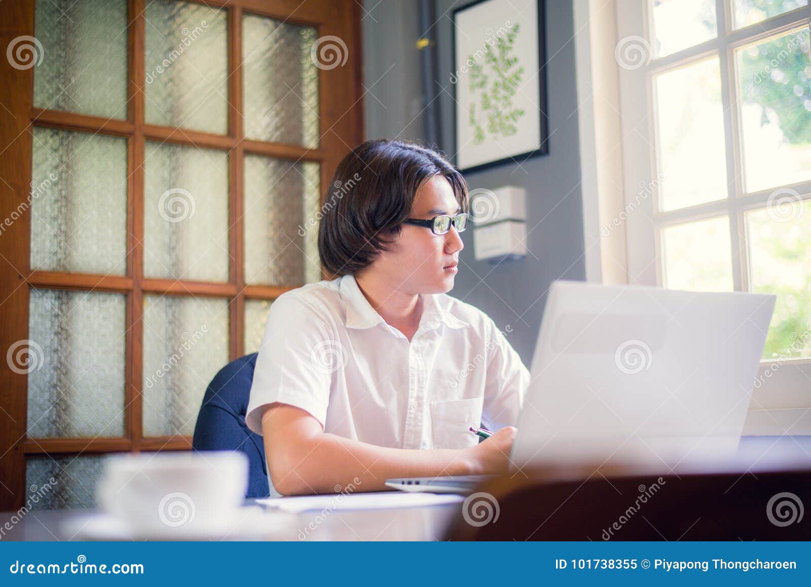 Male Students are Using the Idea To Review the Lesson.Preparing Stock ...