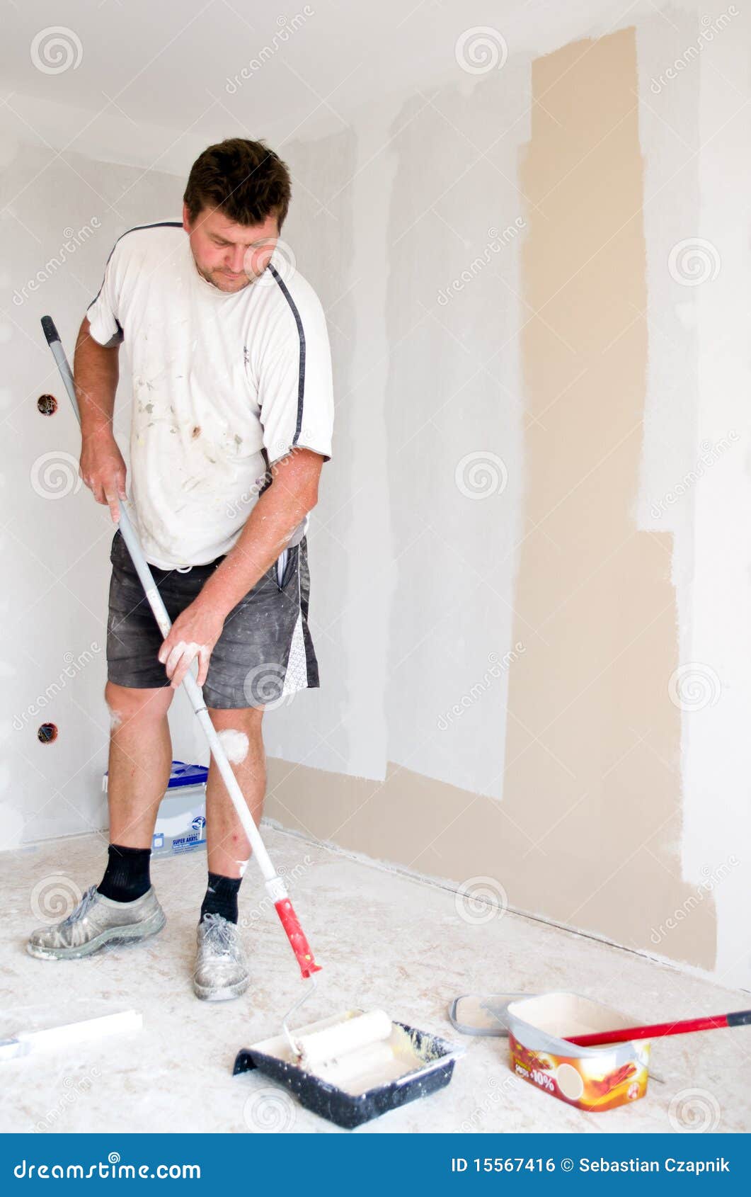 Maler bei der Arbeit stockfoto. Bild von verbesserung - 15567416