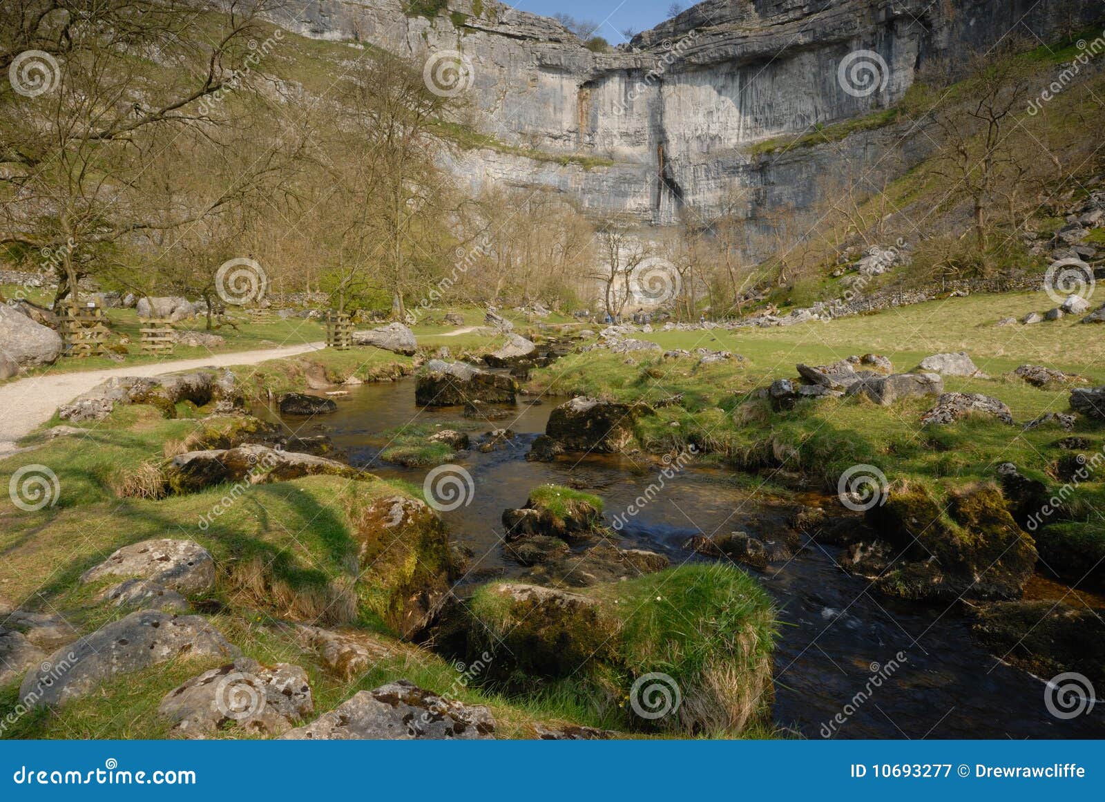 Malham Cove stock image. Image of stone, valley, pavement - 10693277