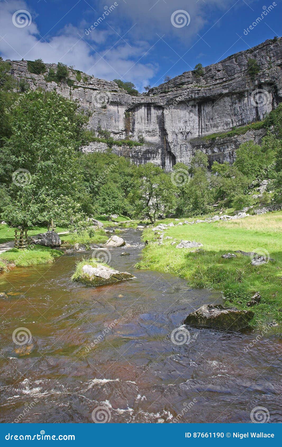 Malham cove stock photo. Image of rockclimbing, trail - 87661190