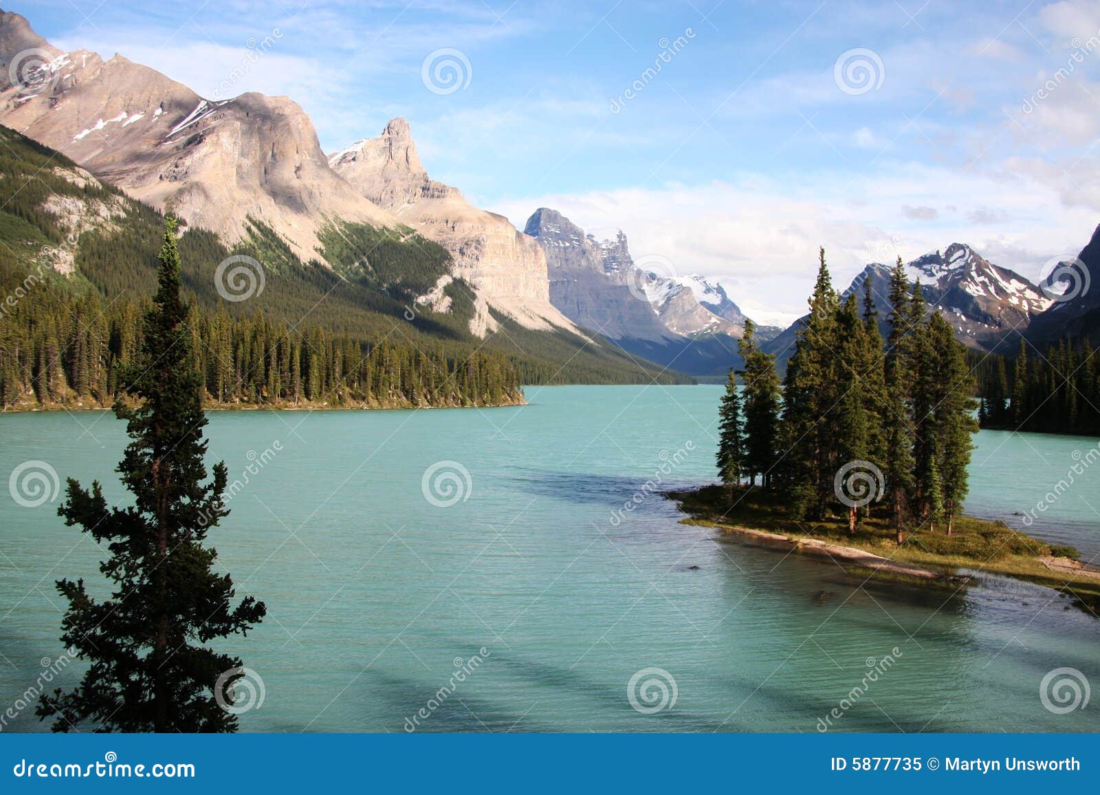 Maligne Lake stock image. Image of spruce, wilderness - 5877735