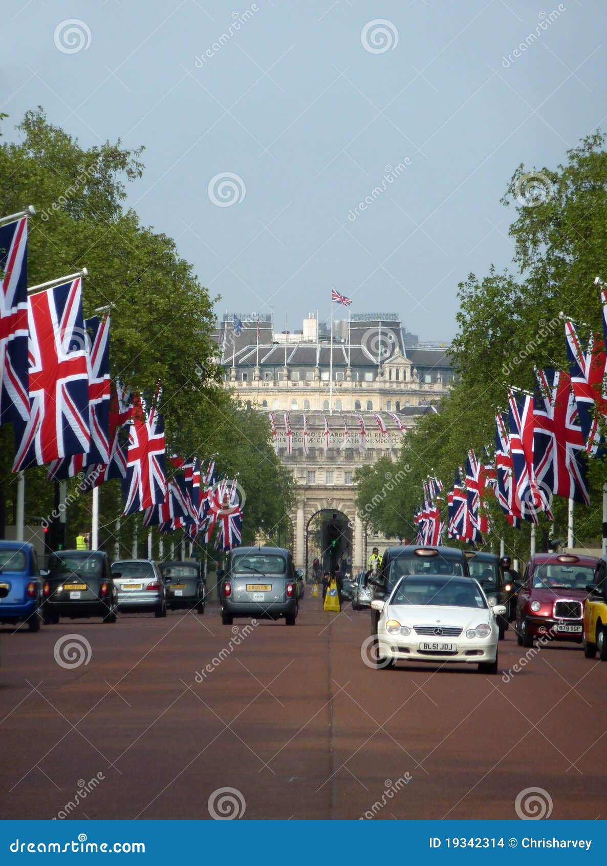 The Mall with Flags 26 April 2011 Editorial Stock Image - Image of ...