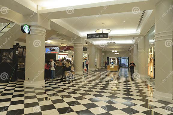 Mall hallway editorial image. Image of floor, customers - 34040515