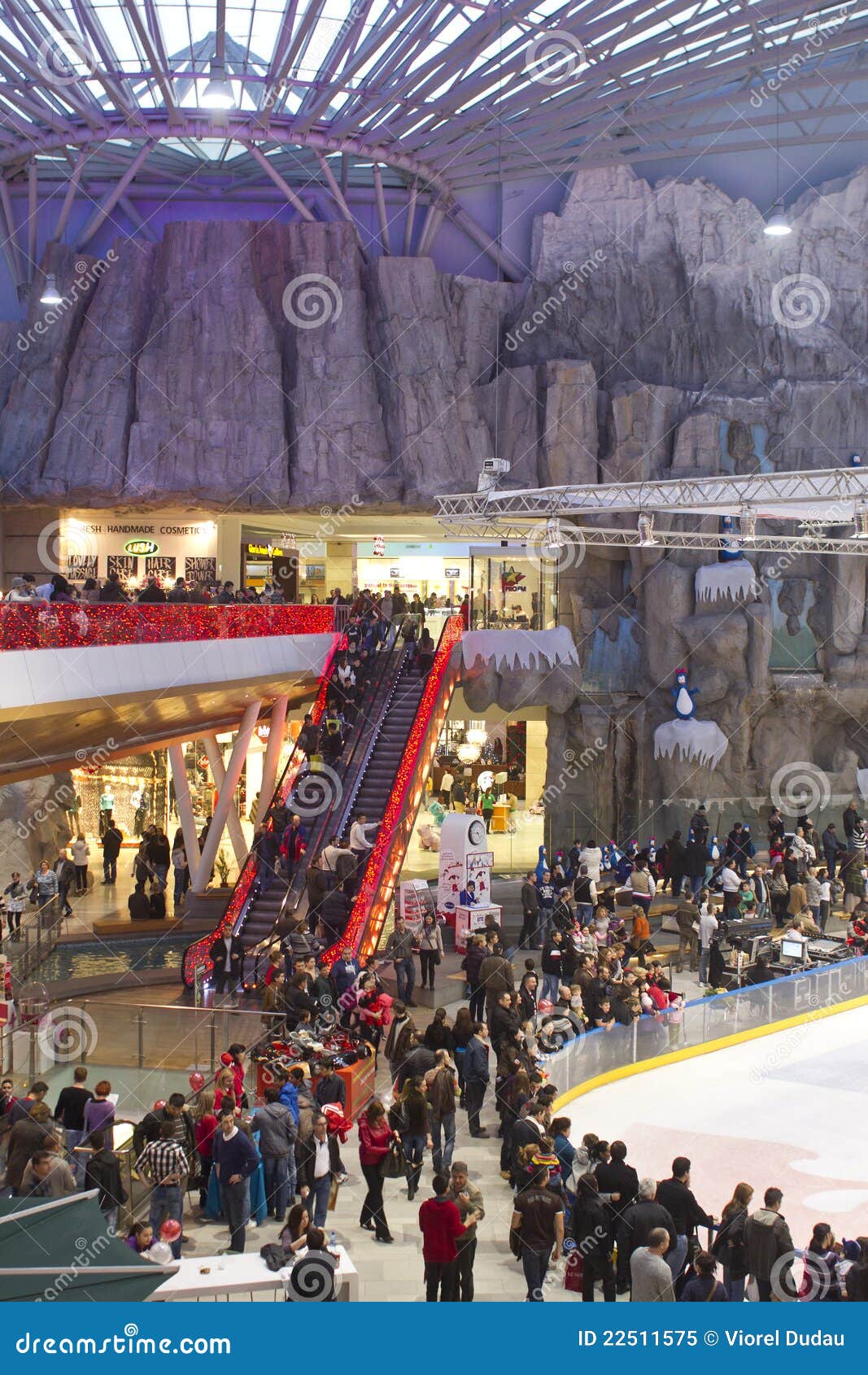 Mall scene editorial image. Image of retail, consumerism - 22511575