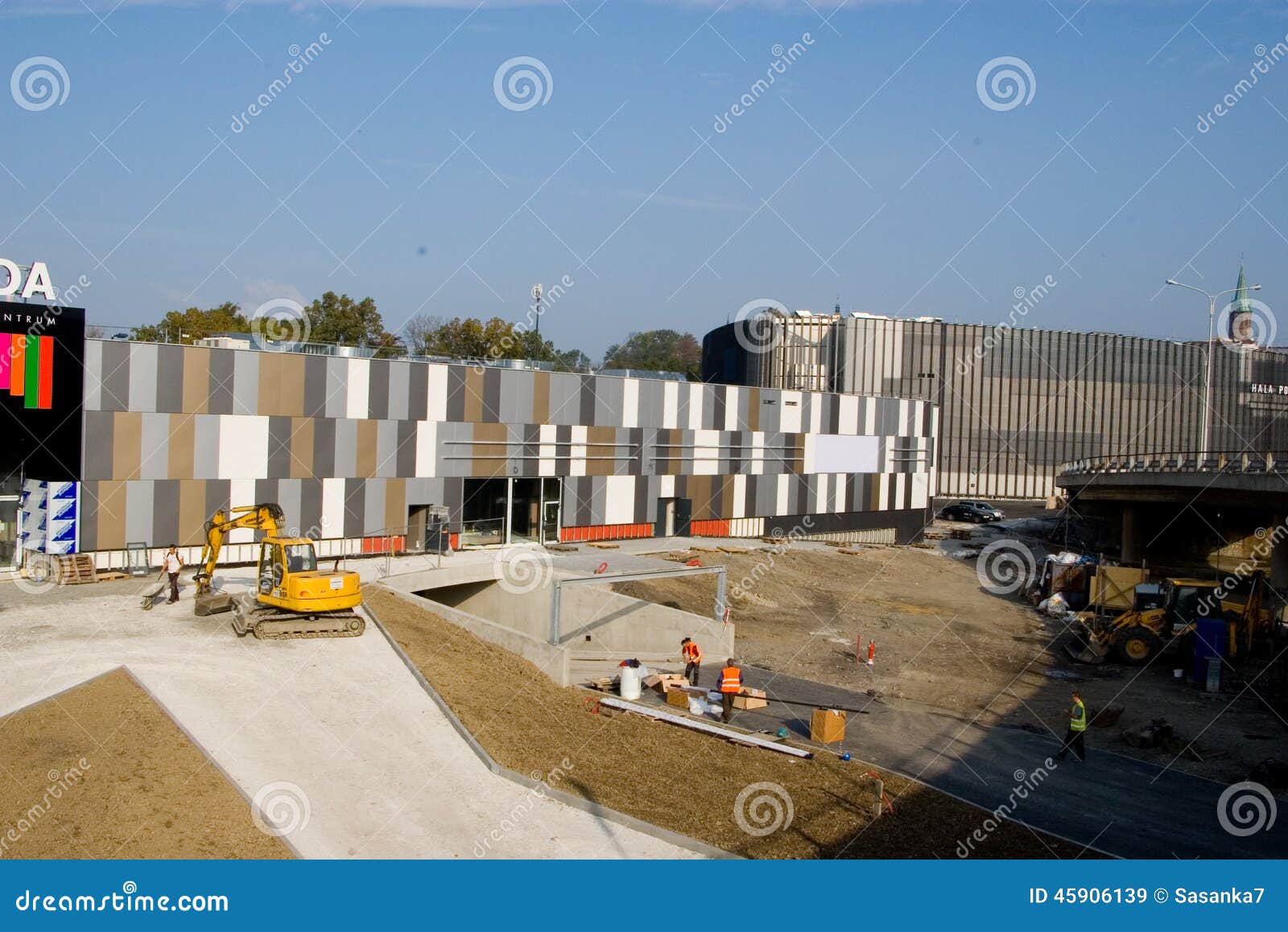 Mall under construction editorial stock image. Image of site - 45906139