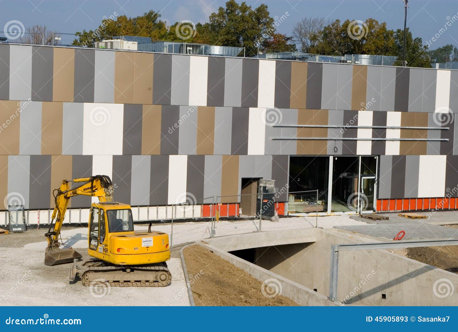Mall under construction editorial stock photo. Image of business - 45905893