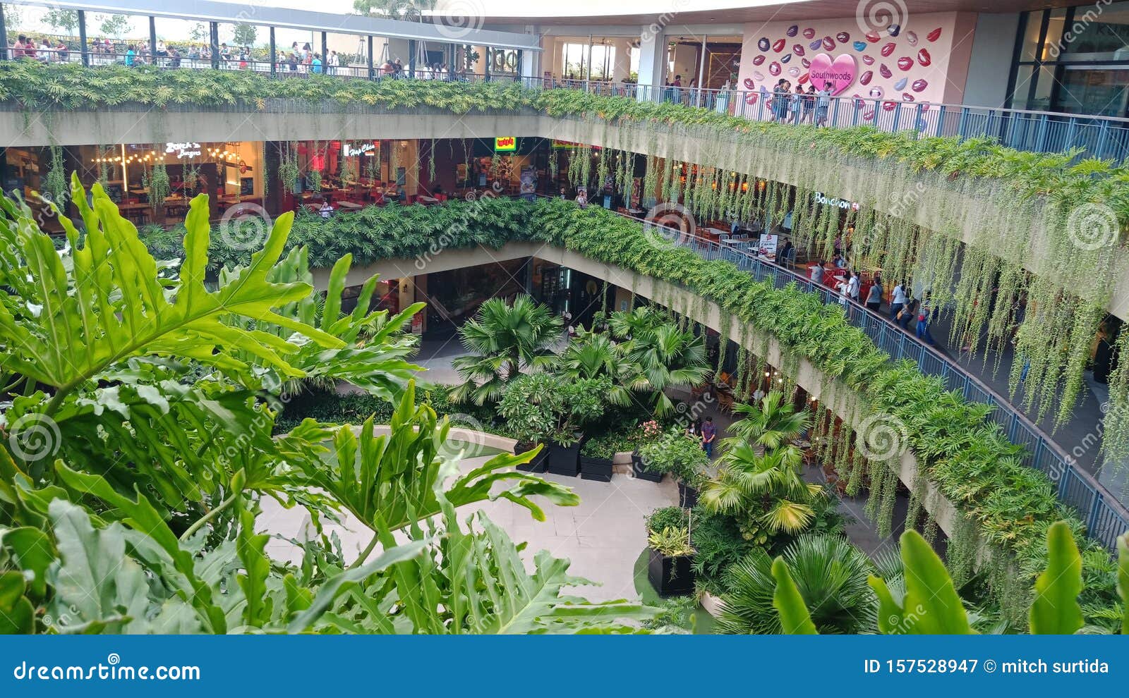 Mall view editorial photography. Image of mall, landscape - 157528947