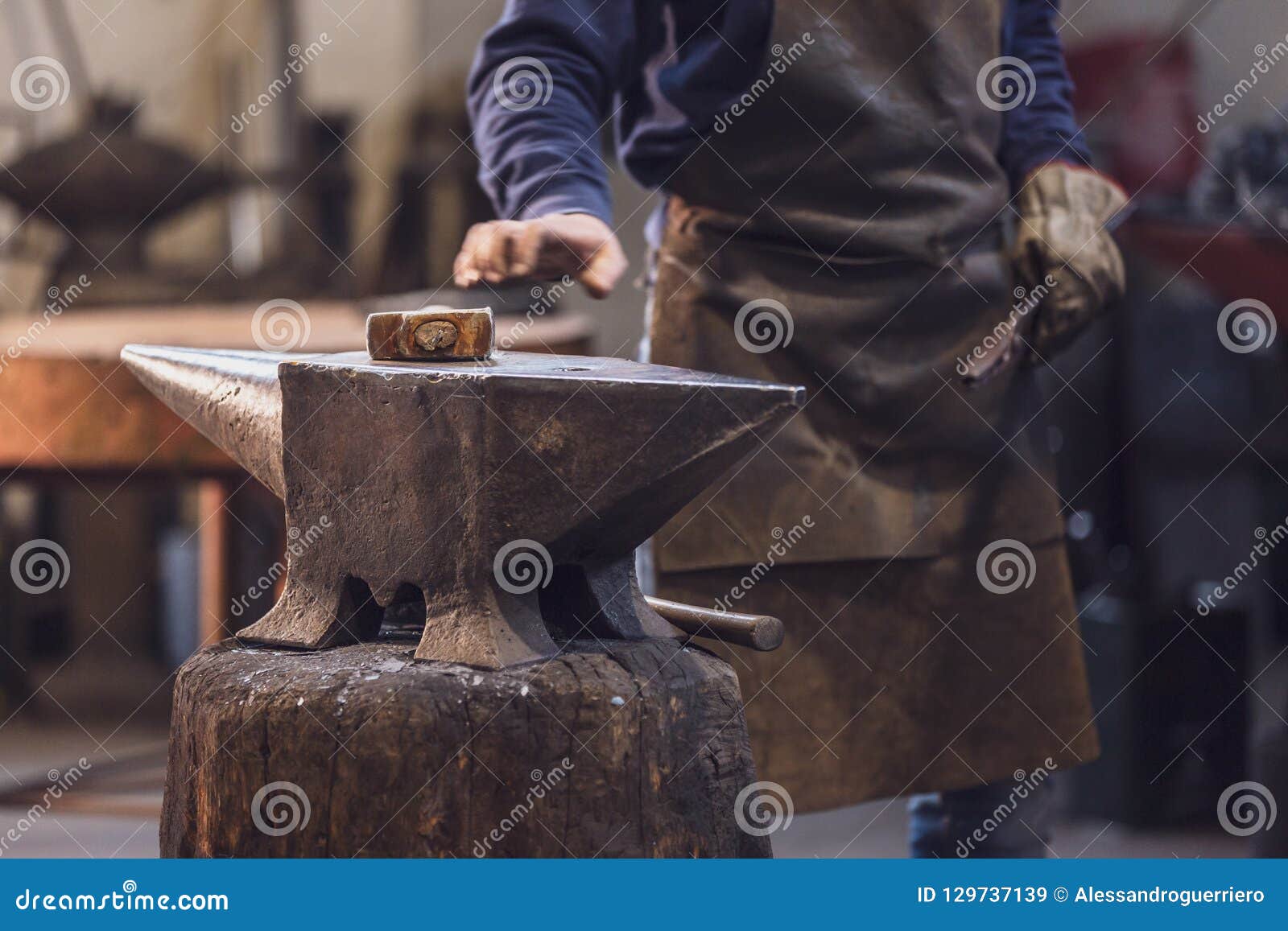 Mallet on an anvil stock image. Image of iron, metalworker - 129737139