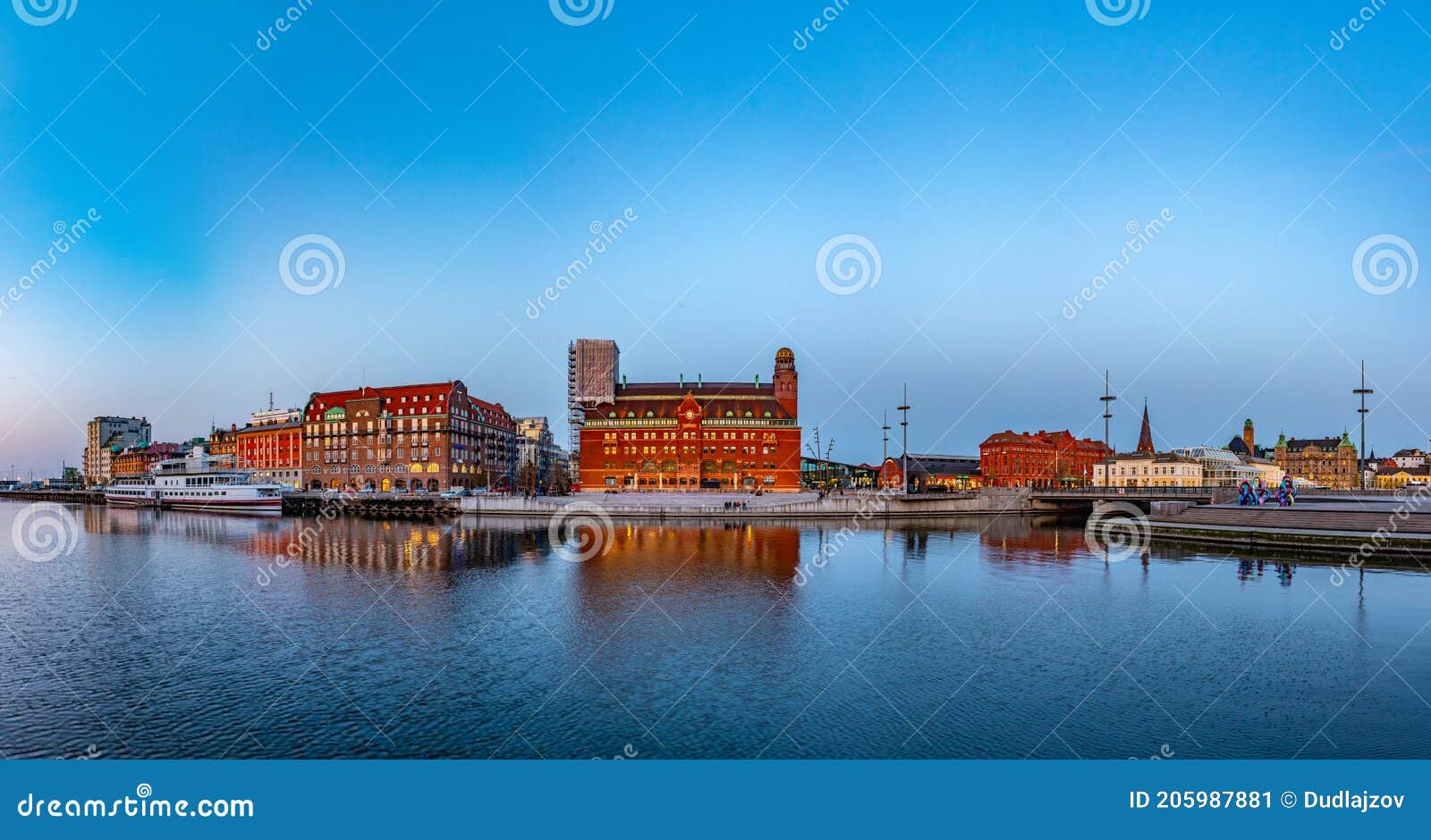 MALMO, SWEDEN, APRIL 24, 2019: Sunset View of Waterfront Alongside a ...