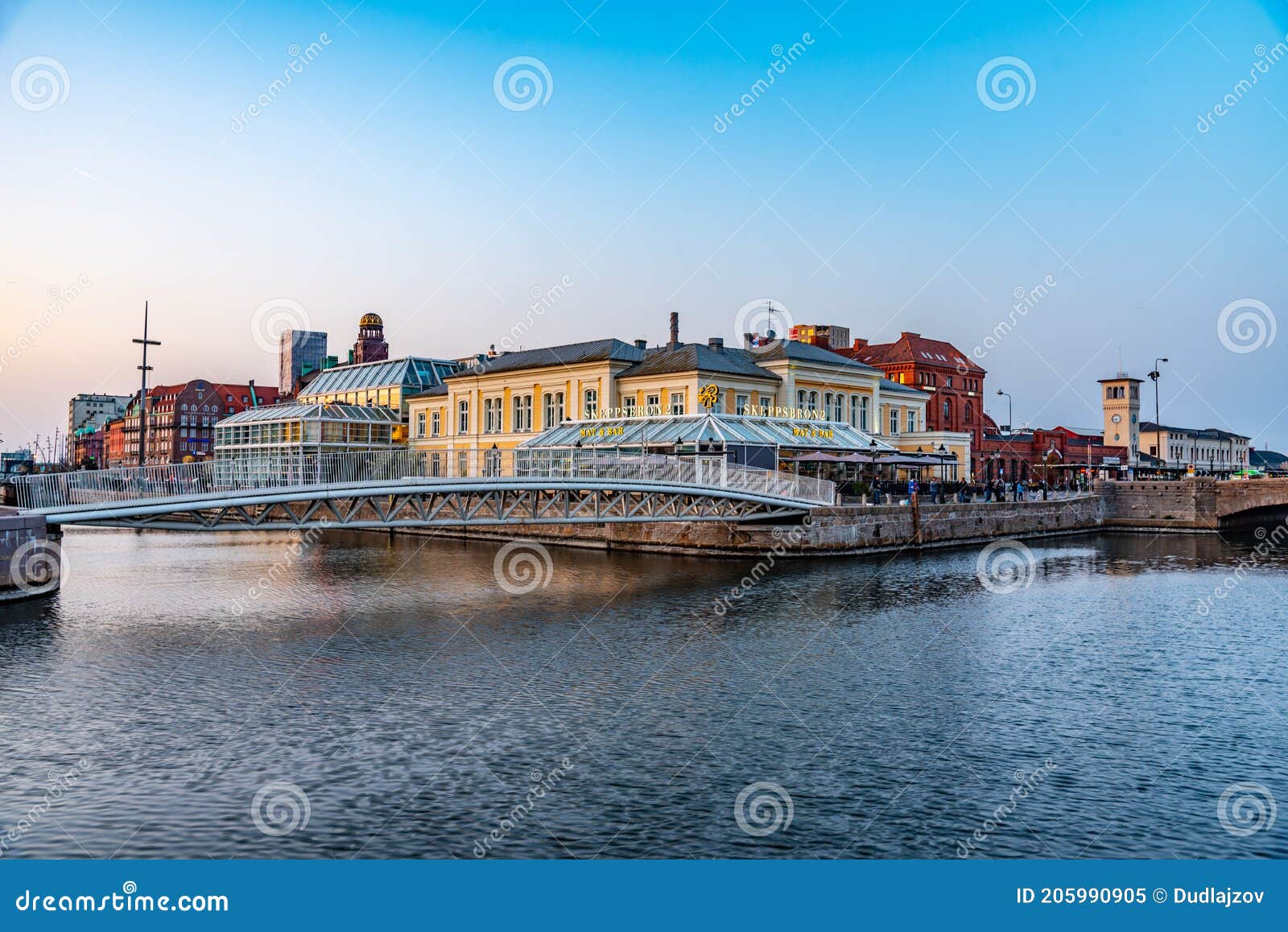 MALMO, SWEDEN, APRIL 24, 2019: Sunset View of Waterfront Alongside a ...