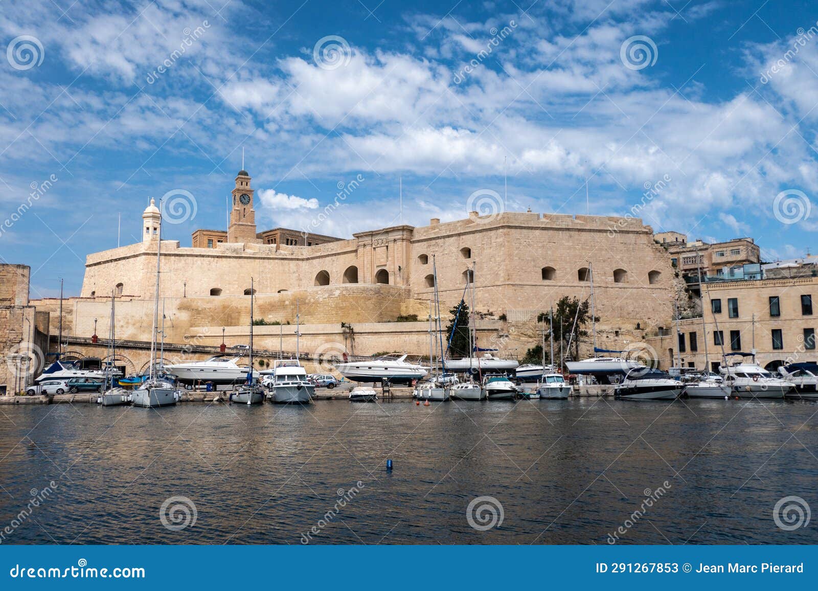 Malta, Fortifications of Senglea Seen from the Sea Editorial Stock ...
