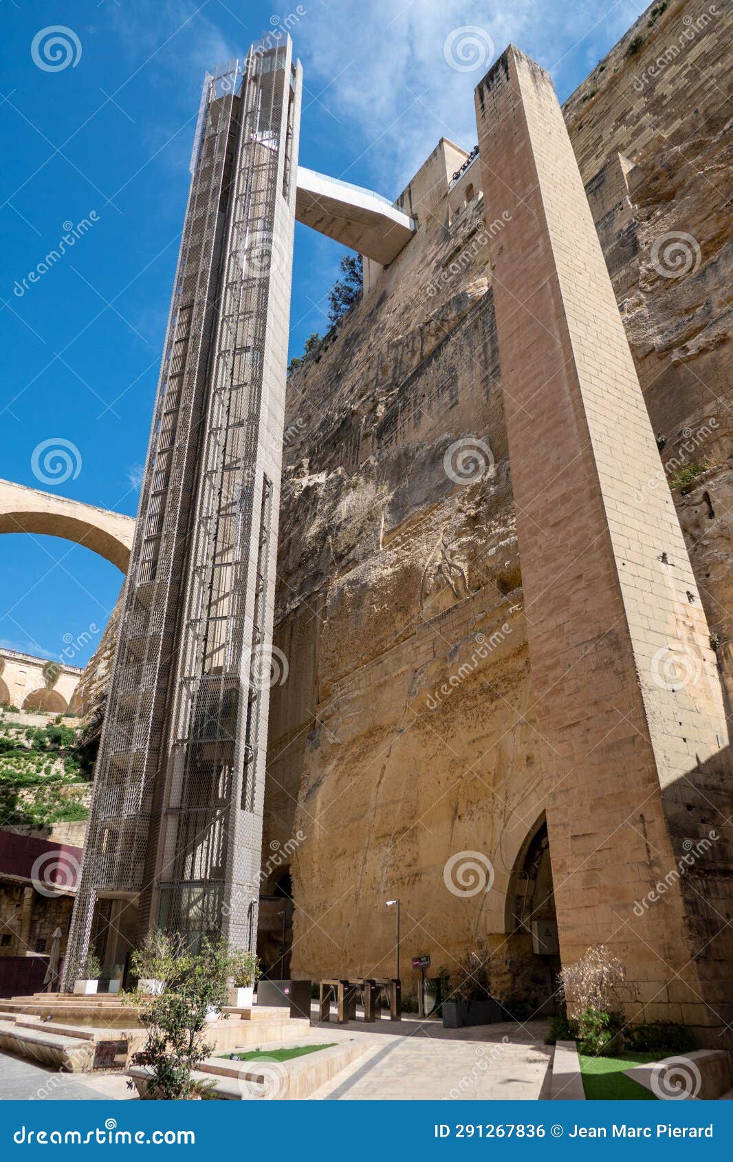 Malta, Valletta, Barraka Panoramic Lift Editorial Photo - Image of time ...