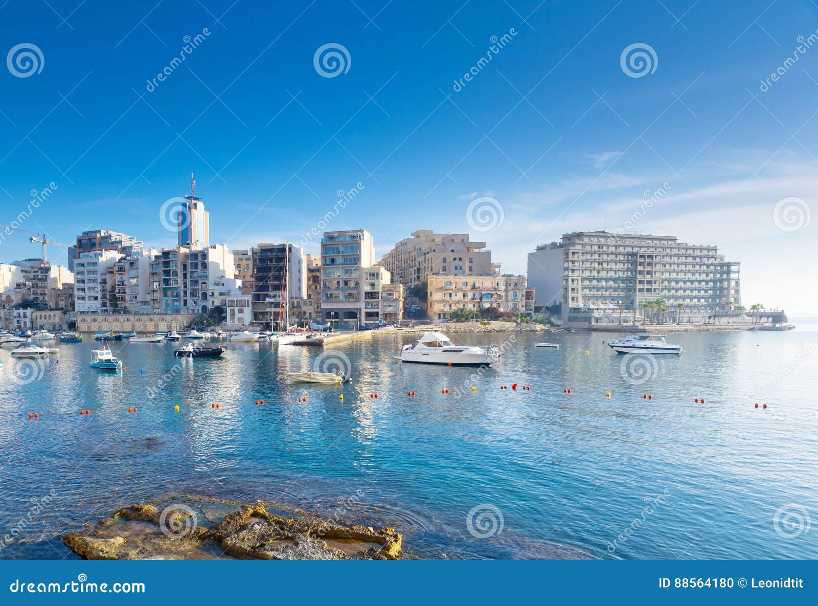 Malte photo stock. Image du maltais, ciel, littoral, couleur - 88564180