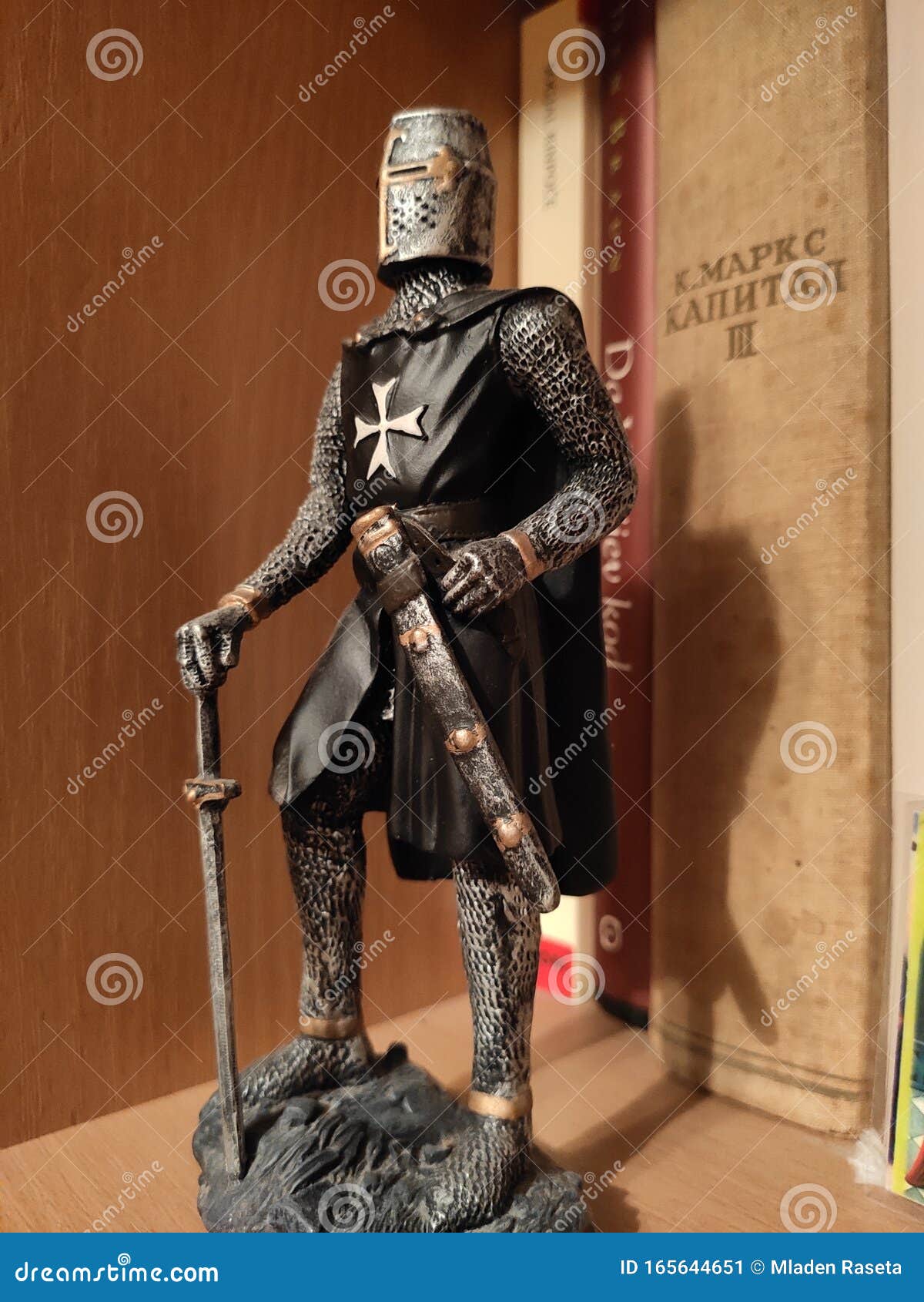 Maltese Knight Statue Side View Editorial Photo - Image of knight, side ...