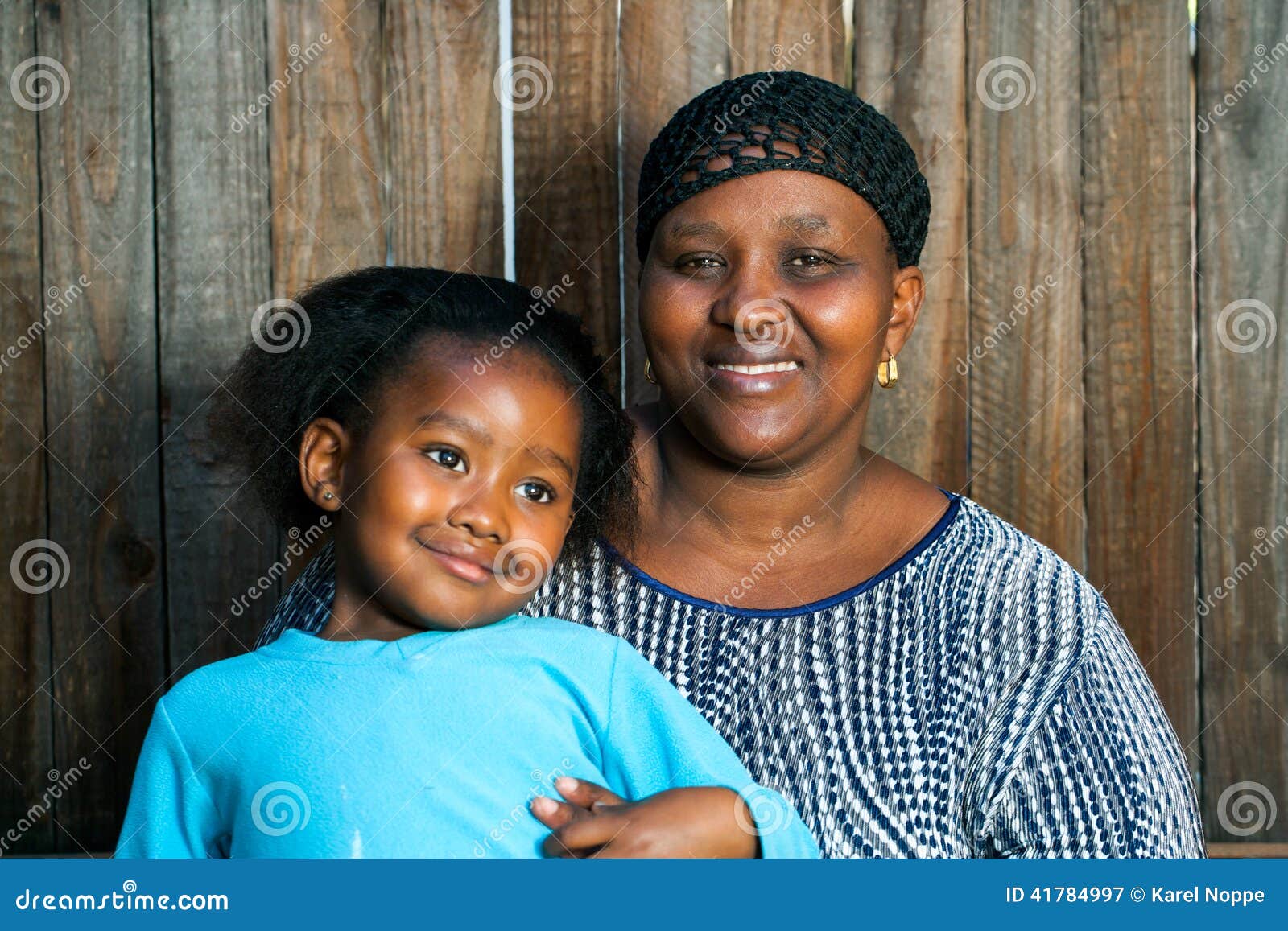 Mamma Africana Con La Bambina Immagine Stock - Immagine di africa ...
