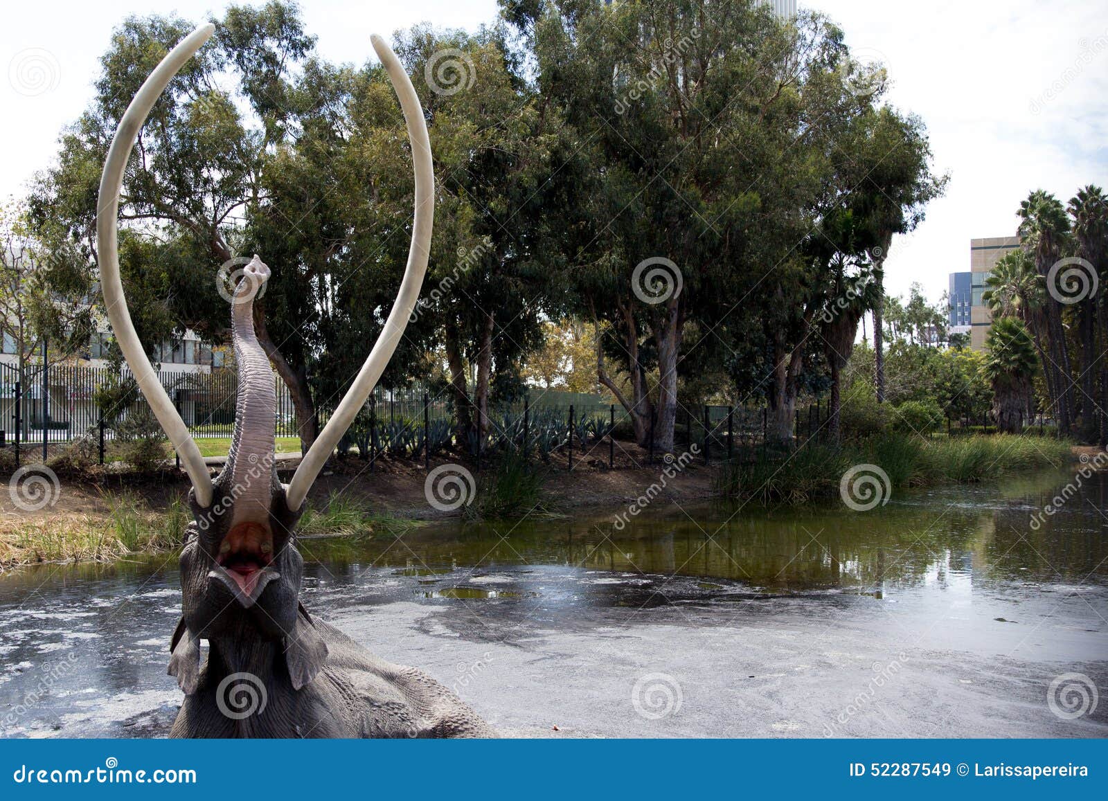 Mammoth Sculpture at the La Brea Tar Pits Stock Image - Image of ...
