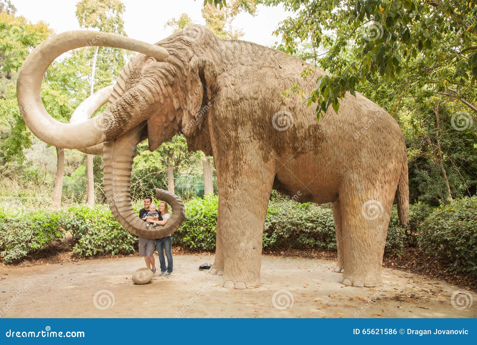 Mammoth Statue in Ciutadella Park Editorial Photo - Image of city ...