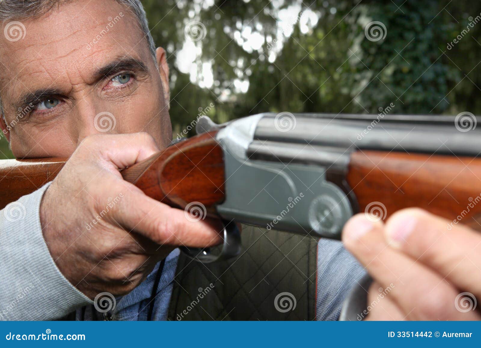 Man aiming a rifle stock photo. Image of bullet, kill - 33514442