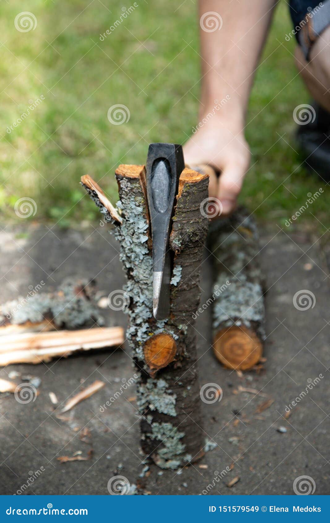 Wood Chock Across Railway Stock Photo | CartoonDealer.com #31601412