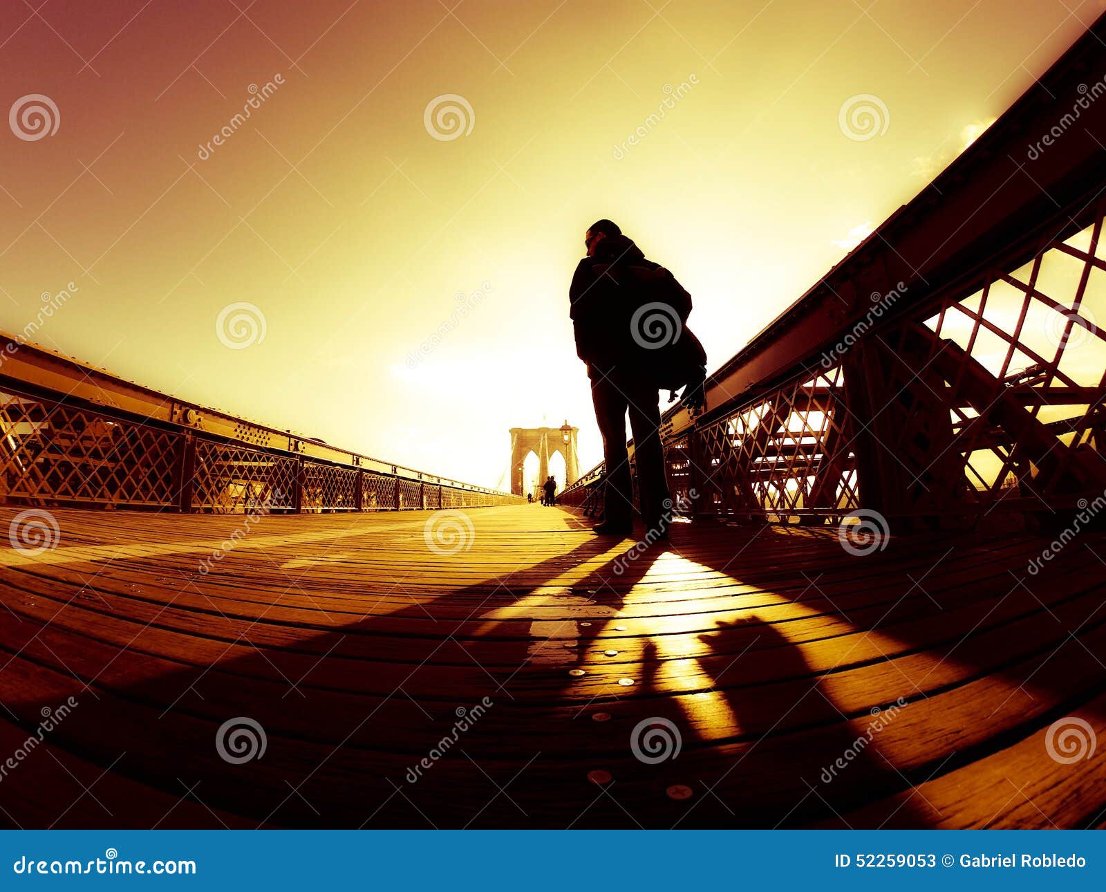 Man at the Brooklyn bridge editorial stock photo. Image of river - 52259053