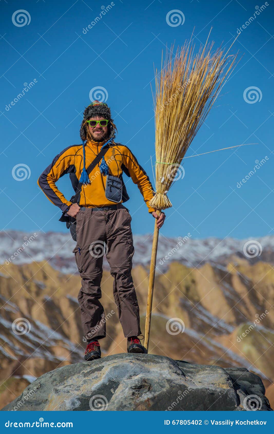 Man with Broom Sweeping Fallen Leave Stock Photo - Image of clean, asia ...