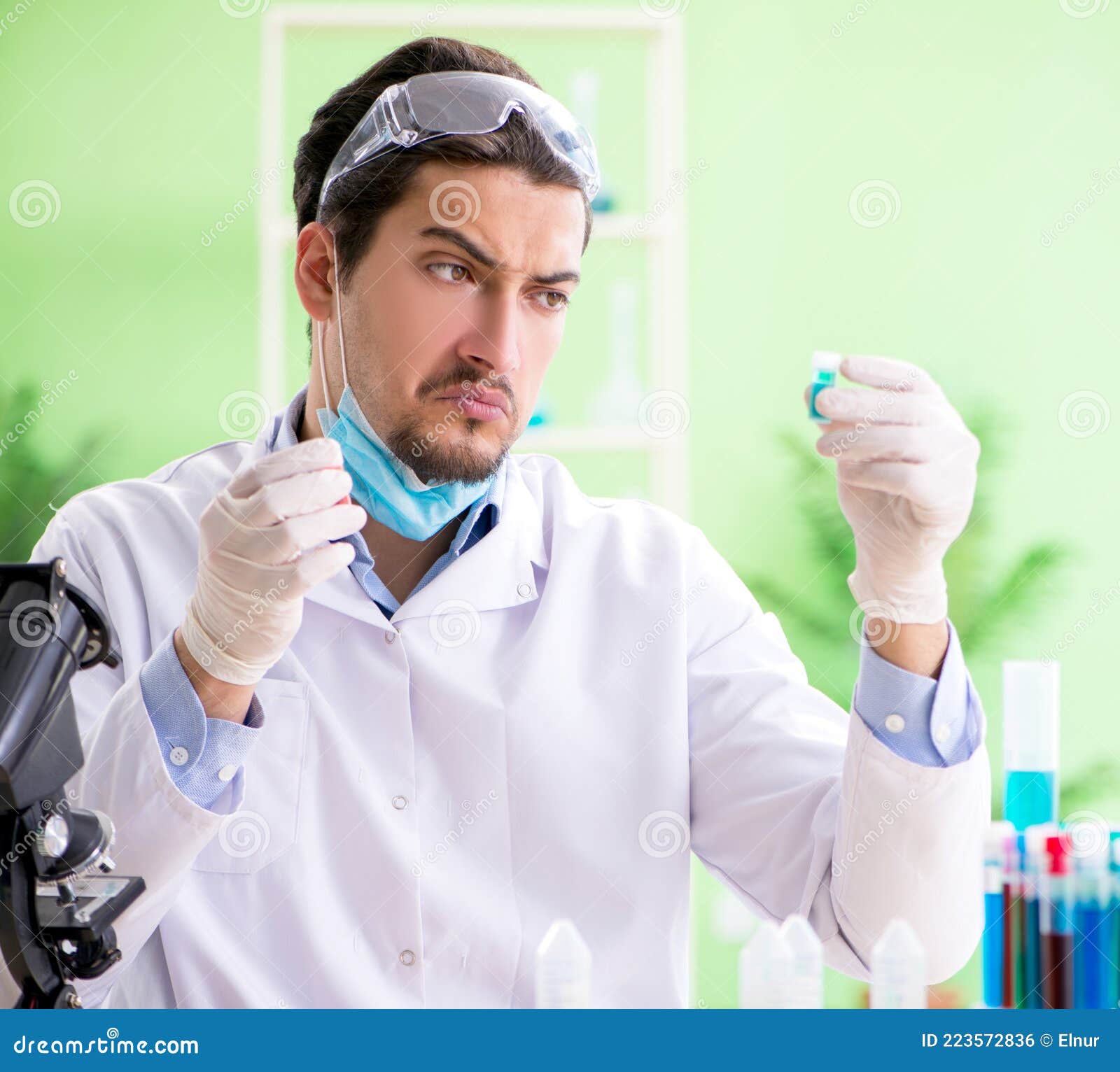 Man Chemist Working in the Lab Stock Photo - Image of biochemistry ...