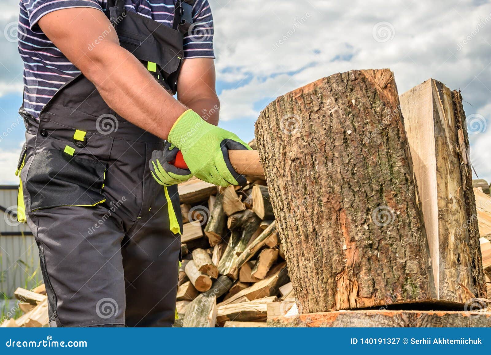 Man chopping wood stock image. Image of work, beech - 140191327
