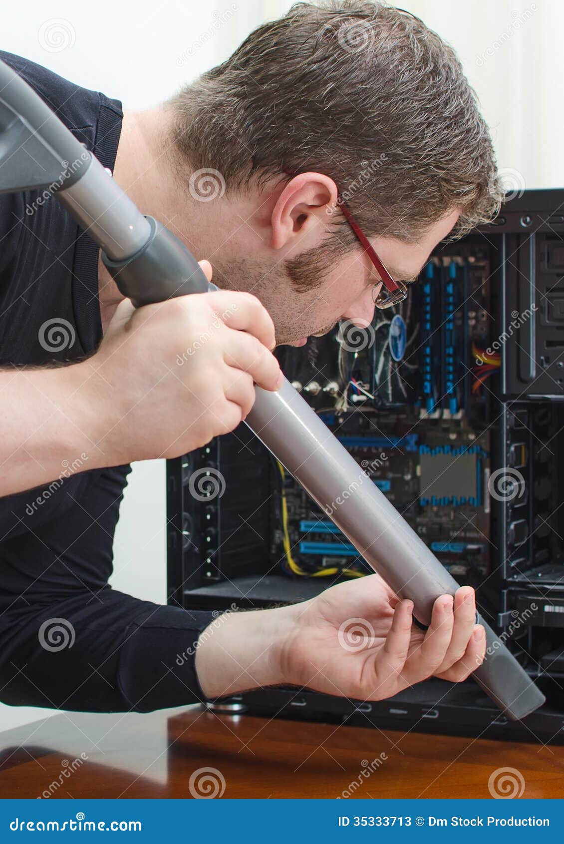 Man cleaning computer stock image. Image of hoover, maintenance - 35333713